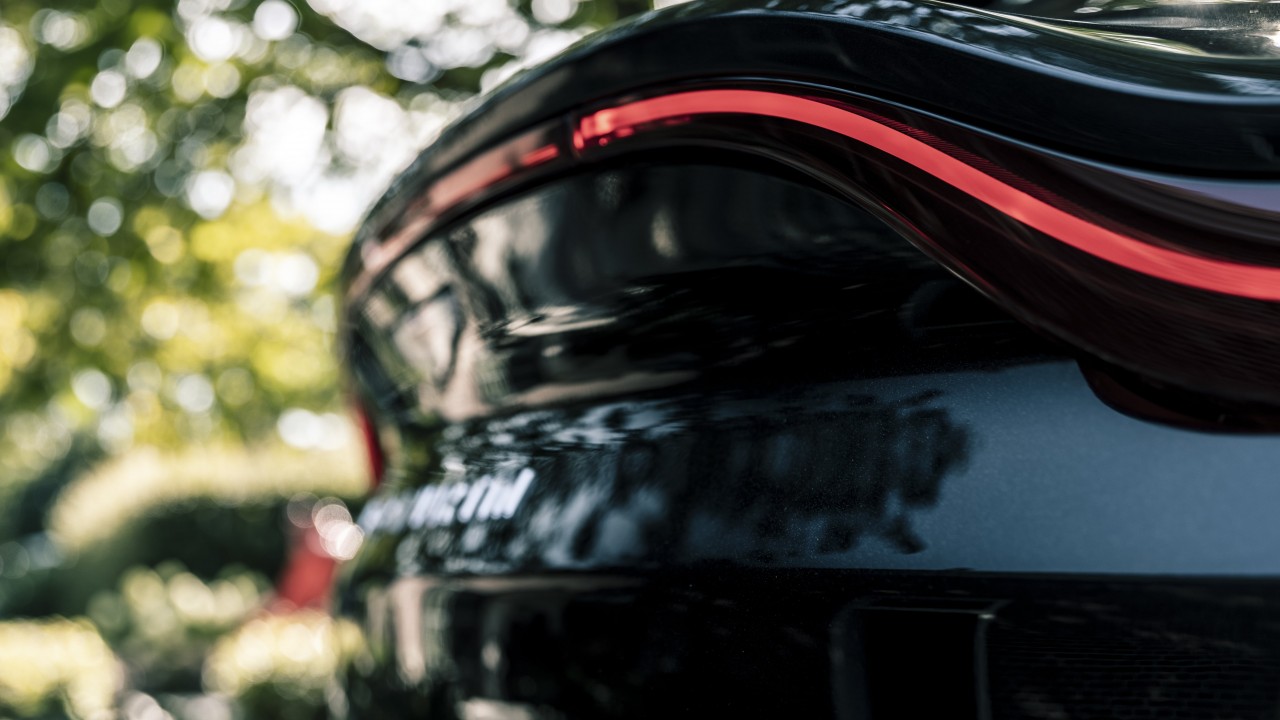 DBX - Aston Martin - Cito